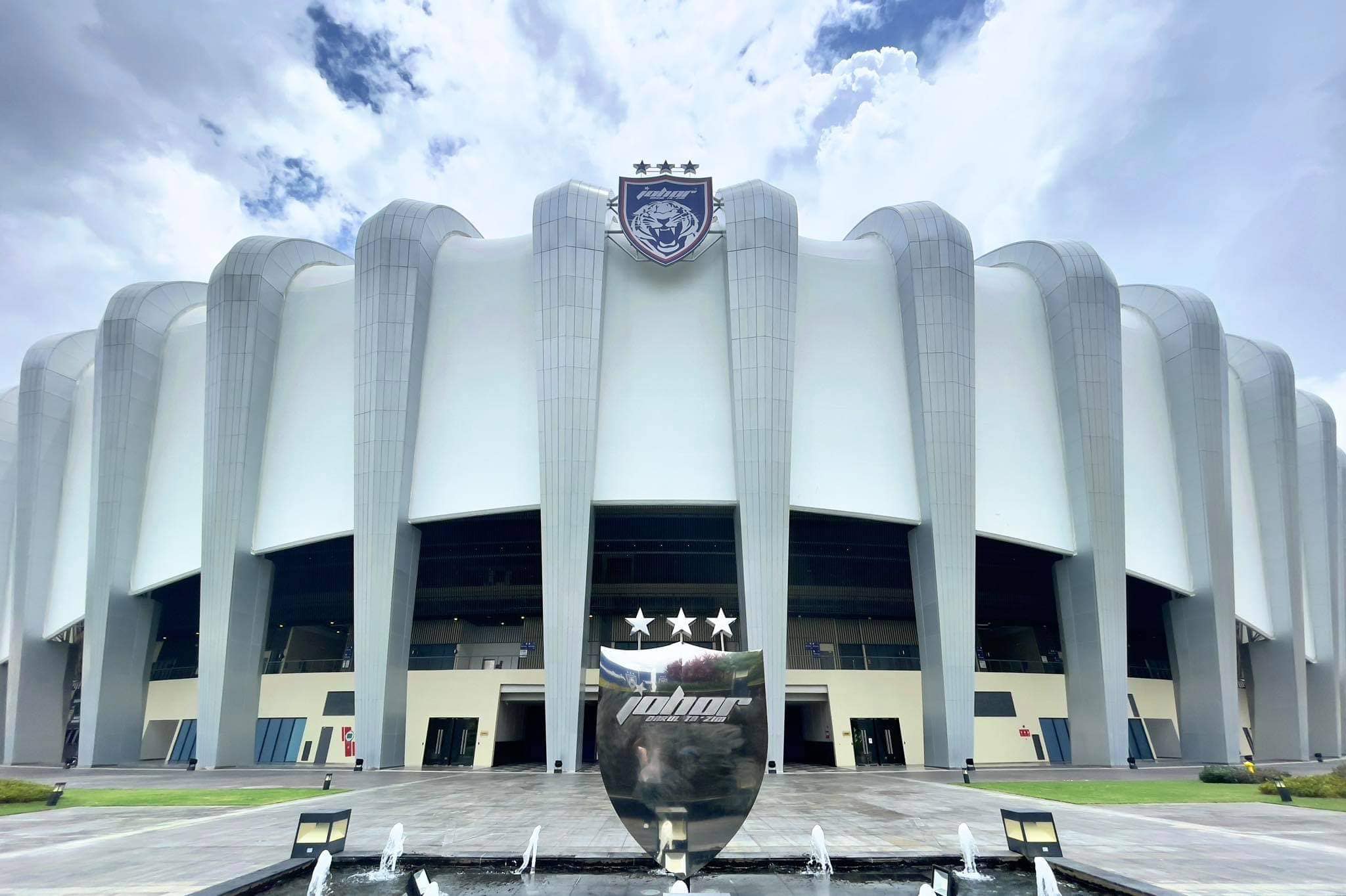 Peminat JDT paling awal kembali ke stadium - Football Tribe Malaysia